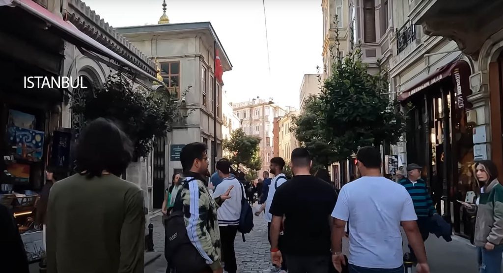 What To Wear In Turkey In May? + Turkish People's Style