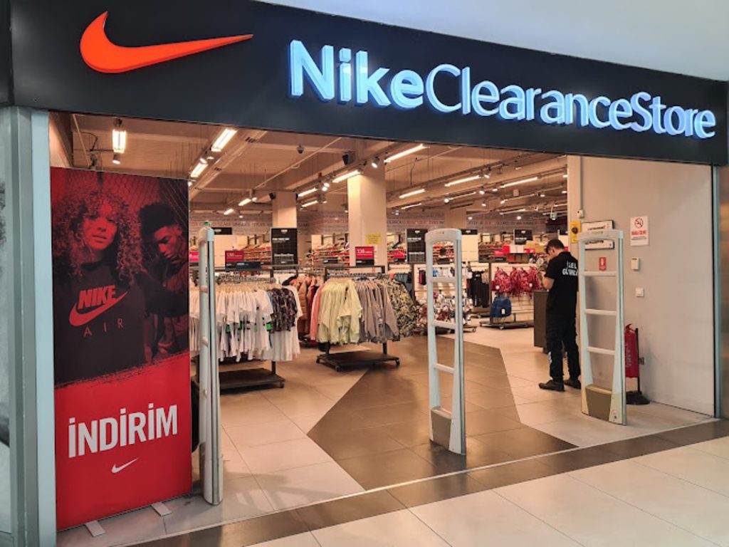 Buy Fake Nike Shoes vs Buy Original Shoes From Nike Outlet