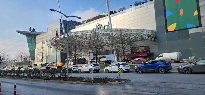 Akbati Mall Istanbul Review + Location, Shops & Hours